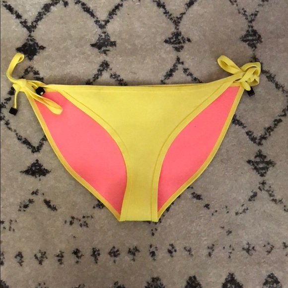 triangl swimwear | Swim | Authentic Triangl Lulu String Bikini Bottoms ...